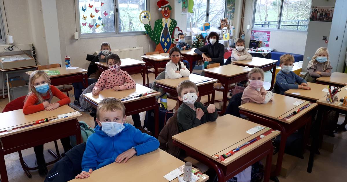Leuk, stom en pijnlijk aan de oren: maar alle eersteklassers zetten wel ...