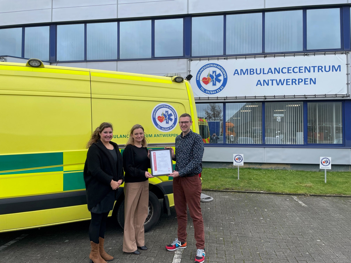 Ambulancecentrum Antwerpen behaalt als eerste ziekenwagendienst ISO ...