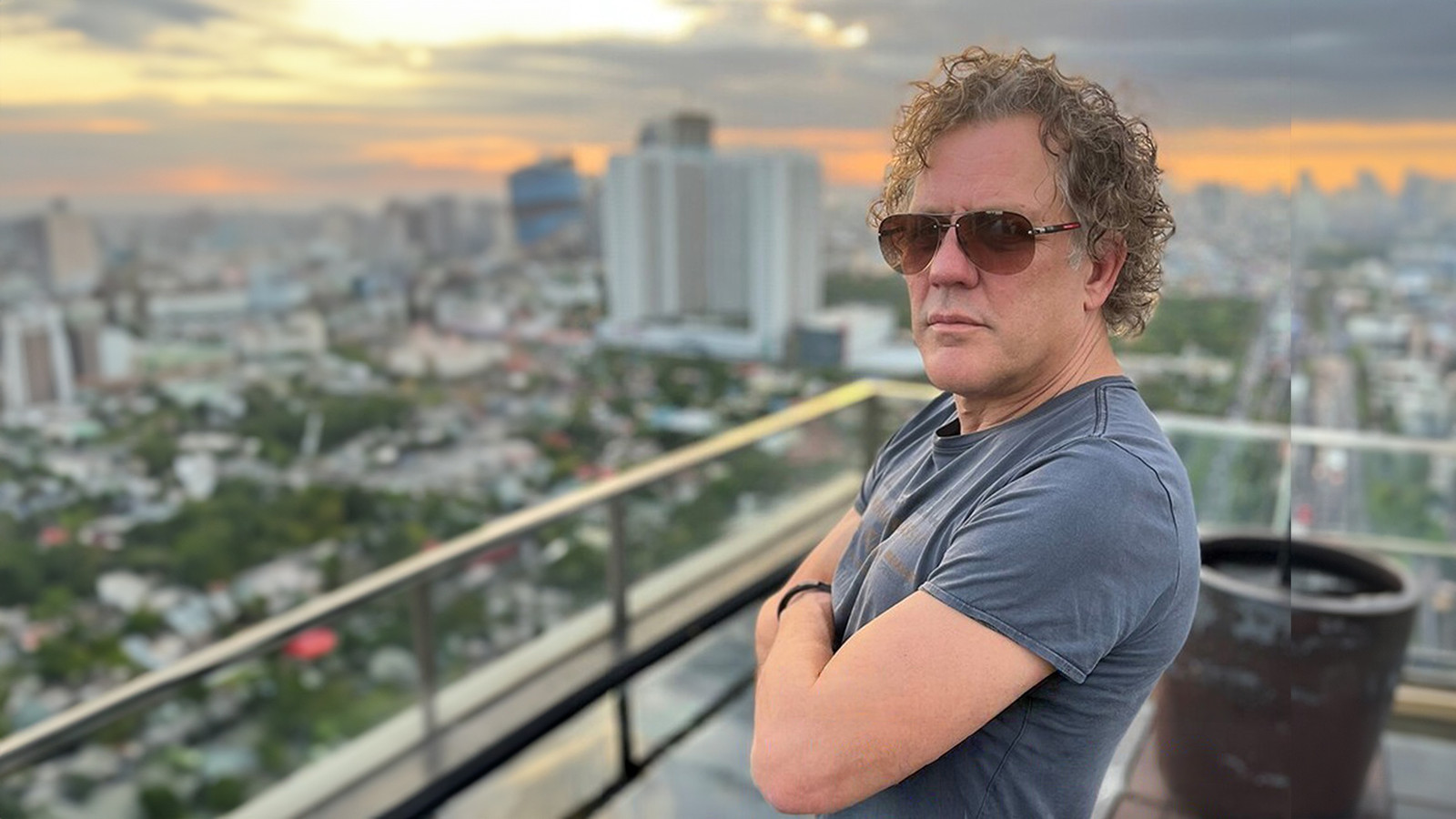 Oplichter overlijdt plots na uitzending Oplichters Aangepakt, RTL haalt ...