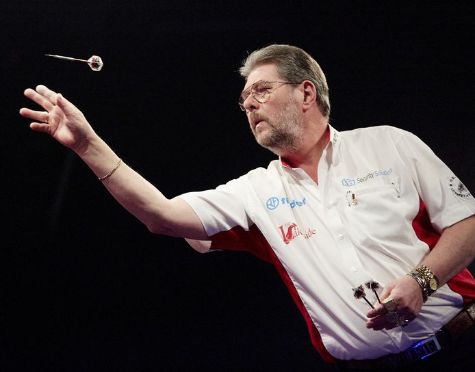 Publiekslieveling Wolfie direct uit Lakeside geknikkerd | Darts | AD.nl