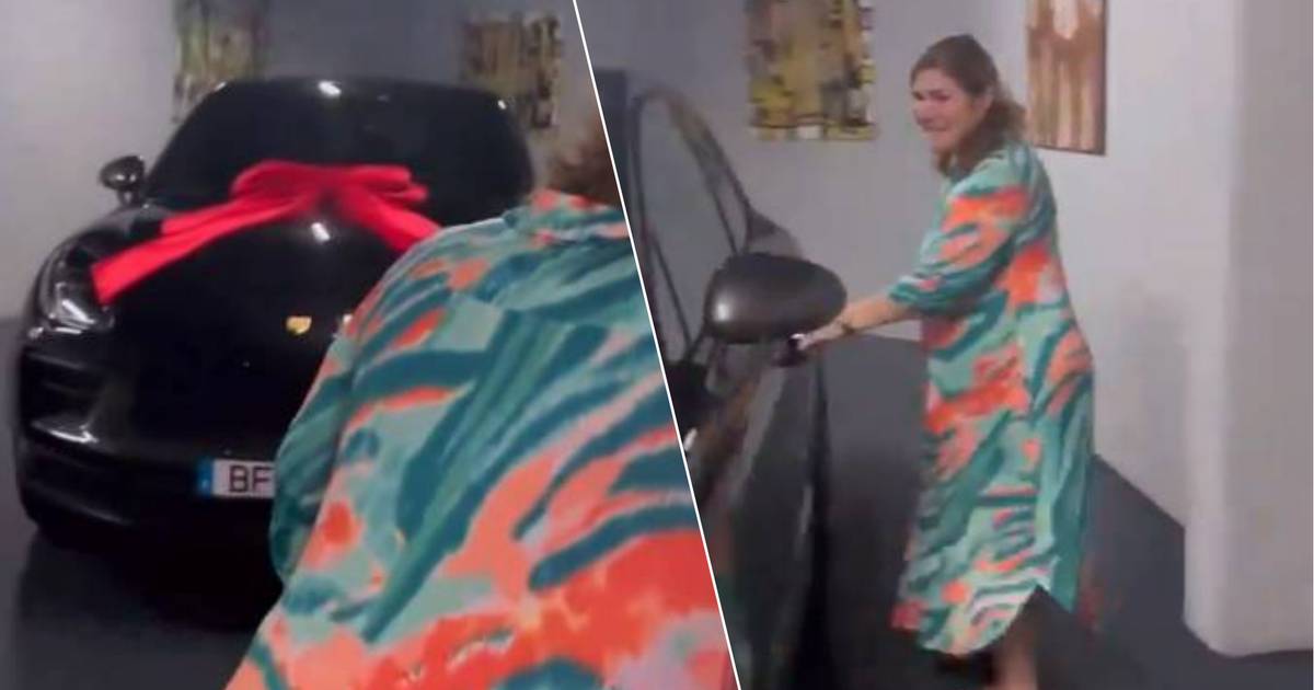 KIJK. Ze kan haar tranen nauwelijks bedwingen: Cristiano Ronaldo verrast moeder Dolores met ...