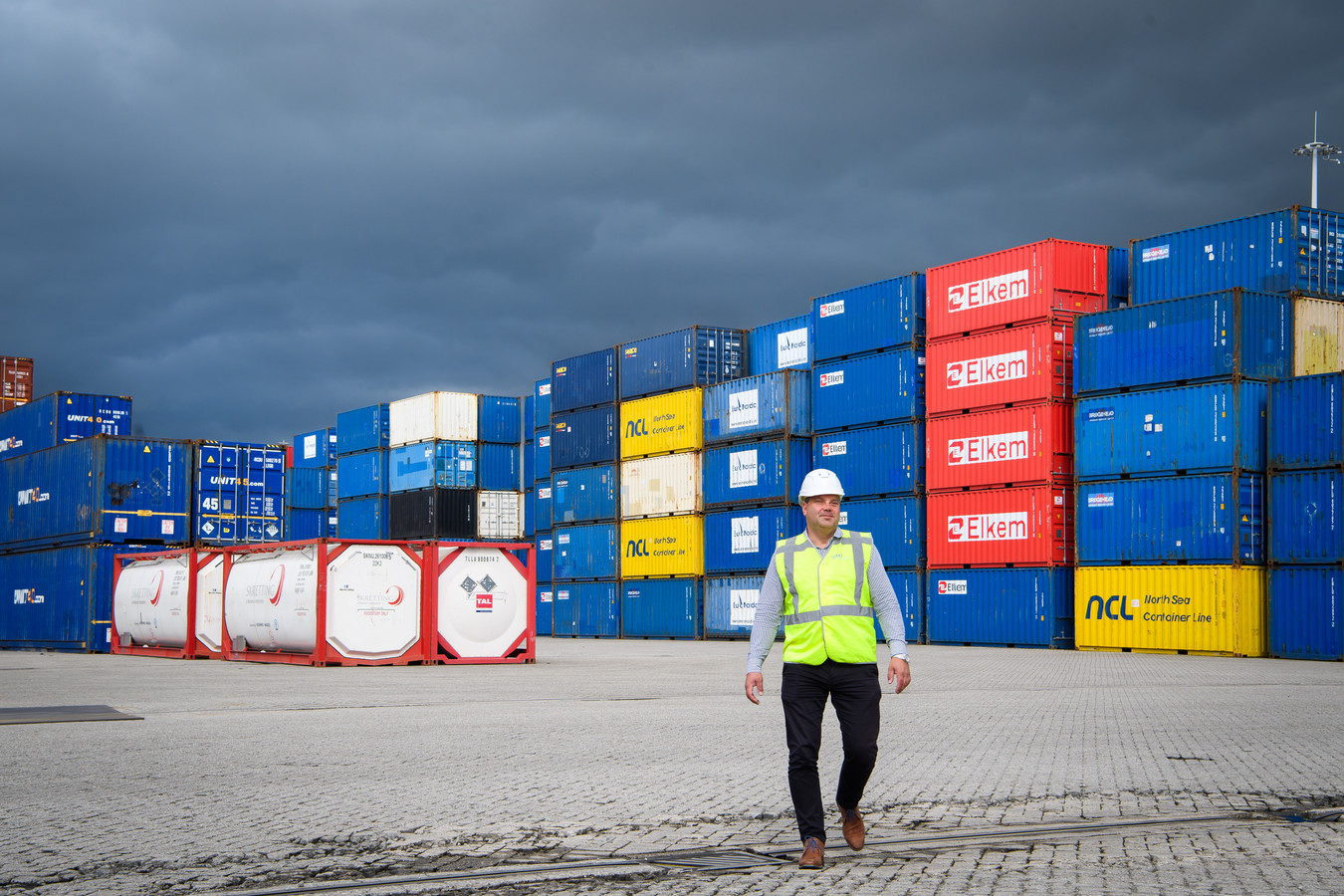 Haven Moerdijk waarschuwt personeel voor drugssmokkelaars: ‘Wat heb je ...