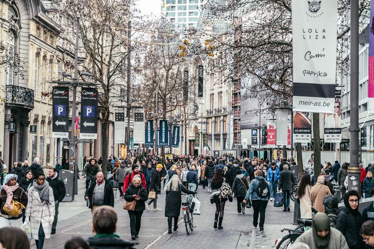 Op de Meir missen ze de Nederlanders: ‘Of de solden een succes worden ...