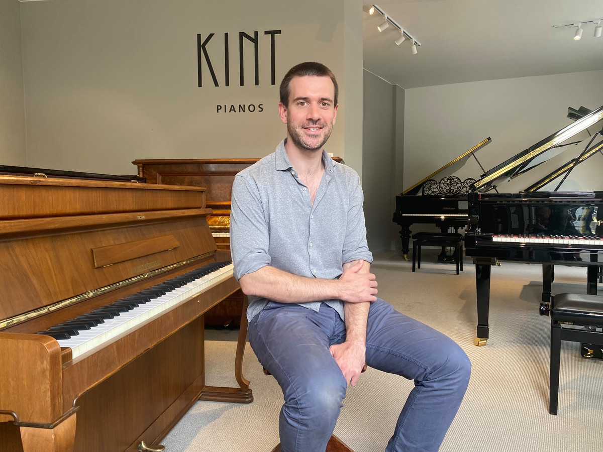 Thomas (32) opent nieuwe pianowinkel in Gent: “We verkopen zowel nieuwe ...