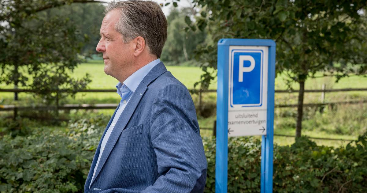 Pechtold krijgt steun én kritiek na sluiting CBR in Enschede: ‘Hij ...