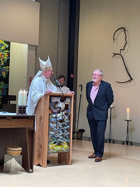 ‘Kritische en loyale’ katholiek Henk Peters uit Oss krijgt pauselijke ...