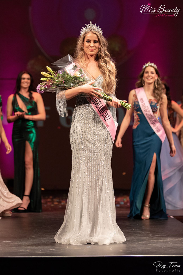 Apeldoornse Yvana ziet meisjesdroom uitkomen en is Miss Teen Gelderland ...