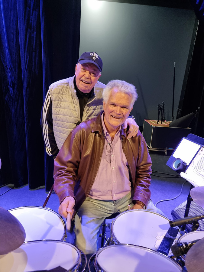 Ook oud-bandleden van Elvis voelen zich een beetje King of Rock and ...