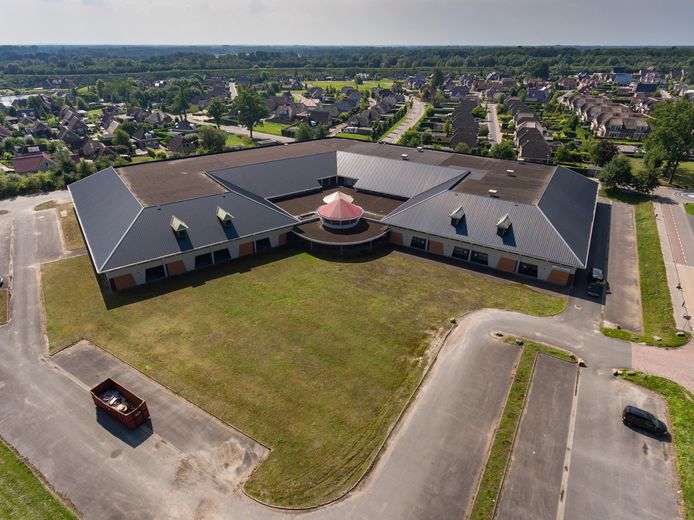 Eerste stap richting nieuwe sporthal in De Lutte gezet, huidige hal ...