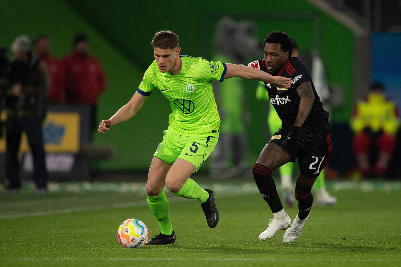 Micky van de Ven wilde als puber stoppen met voetbal: ‘Nu één van de ...