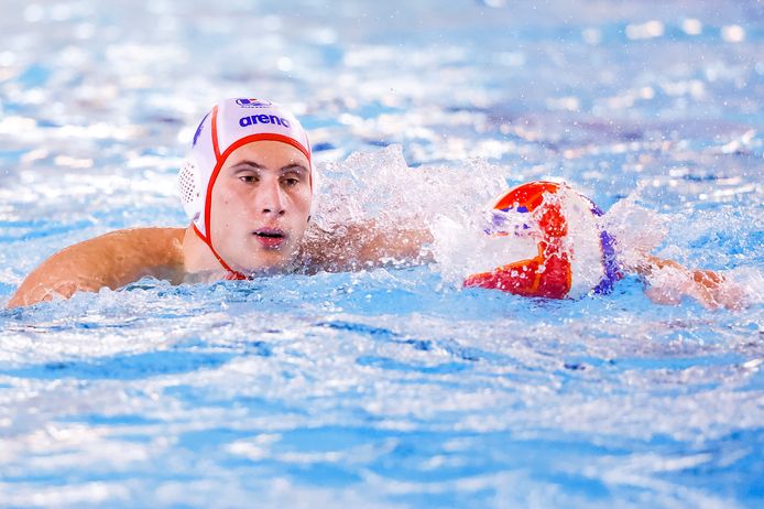 Waterpolo: mannen Ravijn knokken tot het einde, maar kunnen UZSC niet ...