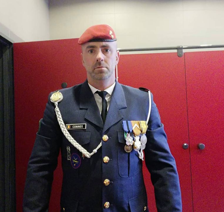 Oud-kolonel Roger Housen overschouwt het slagveld in Oekraïne ...