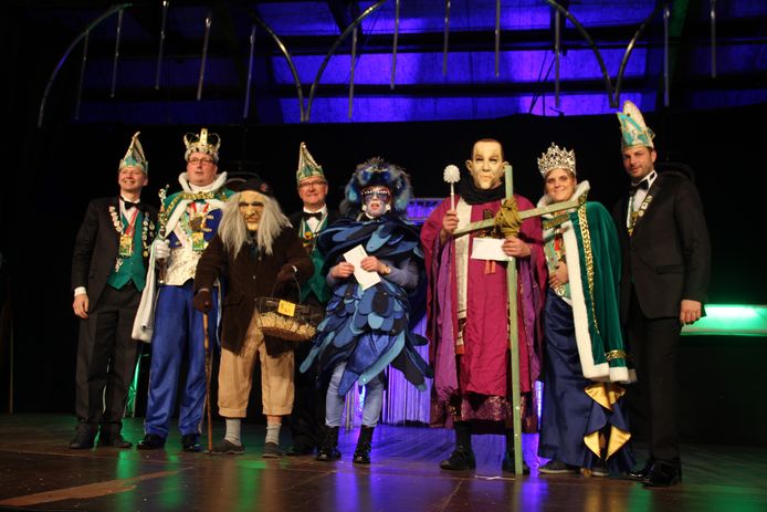 ‘Oude man’ Cedric Onijn is de Schoonste Bommel van 2019 | Ronse | hln.be