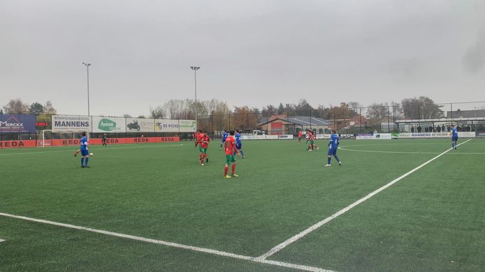 Avanti Stekene krijgt geen penalty en verliest in slotminuten van ...