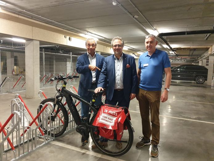 Nieuwe buurtfietsenstalling in Solvynsstraat | Antwerpen | hln.be