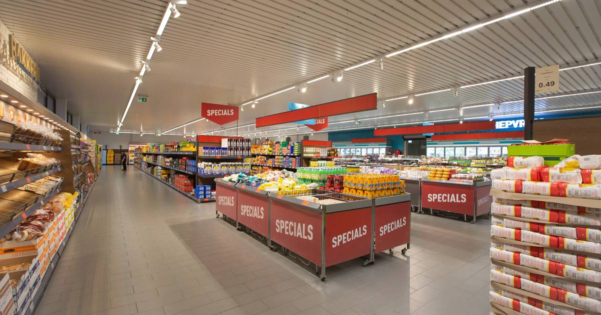 Supermarkt Aldi opent opnieuw de deuren na een makeover: “De nadruk ligt meer dan ooit op vers ...