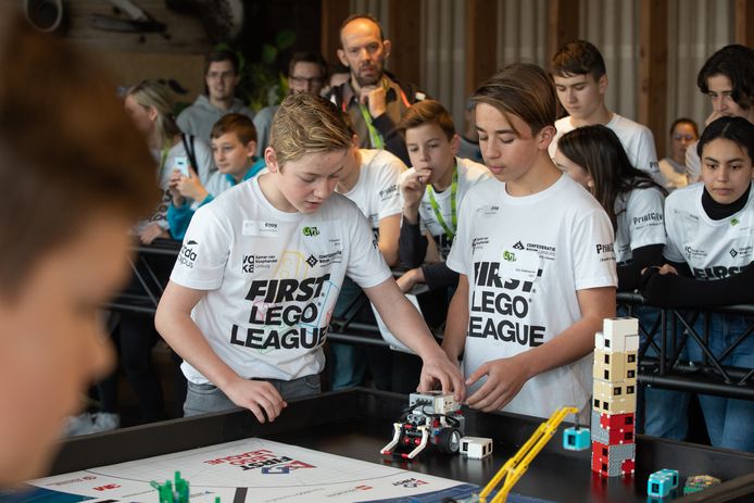 Grootste FIRST LEGO League van Benelux van start | Hasselt | hln.be
