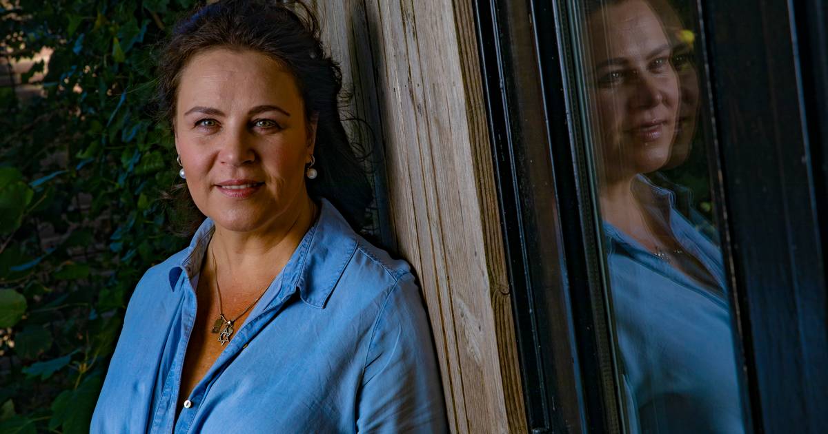 Judith Fanto uit Apeldoorn wint debuutprijs voor roman over familie ...