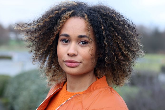 Jools Jatta Janssens uit ‘Familie’ ontdekte plots een nieuwe broer: “Ik ...