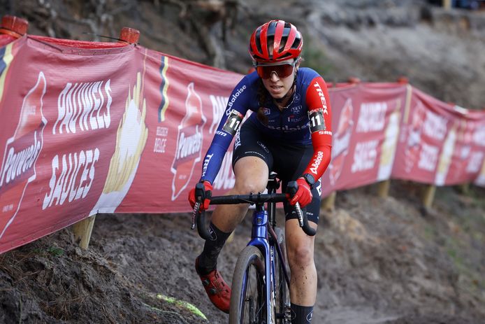 Shirin van Anrooij is ook in het zand van Zonhoven de sterkste ...