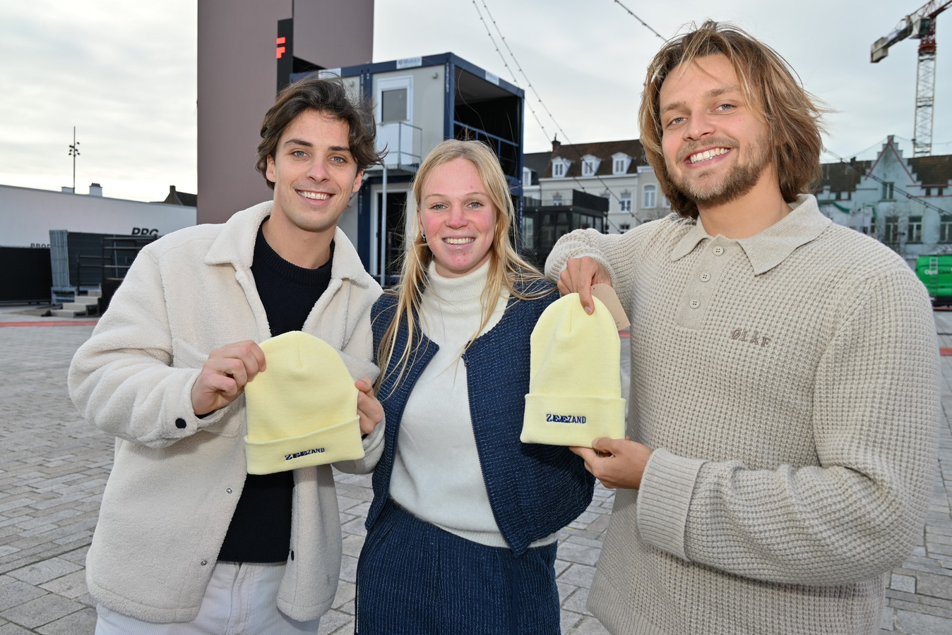 Vrienden stappen non-stop van De Panne naar Brugge voor De Warmste Week ...