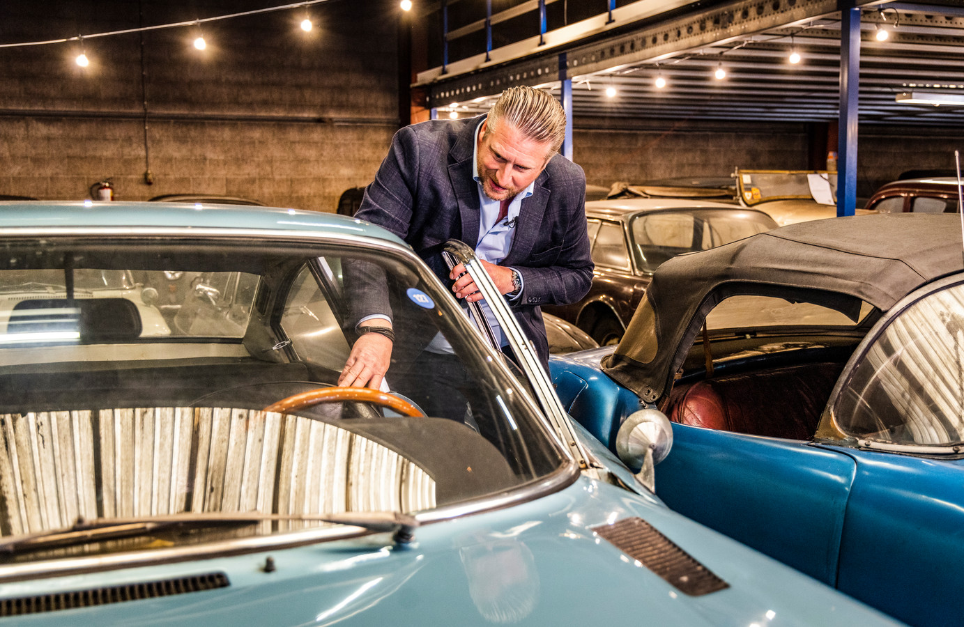 Oldtimers uit barnfind in Nederland zijn drie dagen te bekijken voor ...