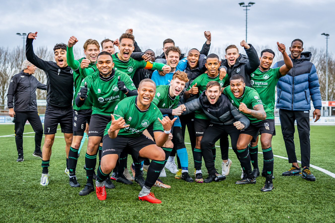 XerxesDZB grijpt ticket voor KNVB-beker, Nieuwenhoorn vanaf de stip ...