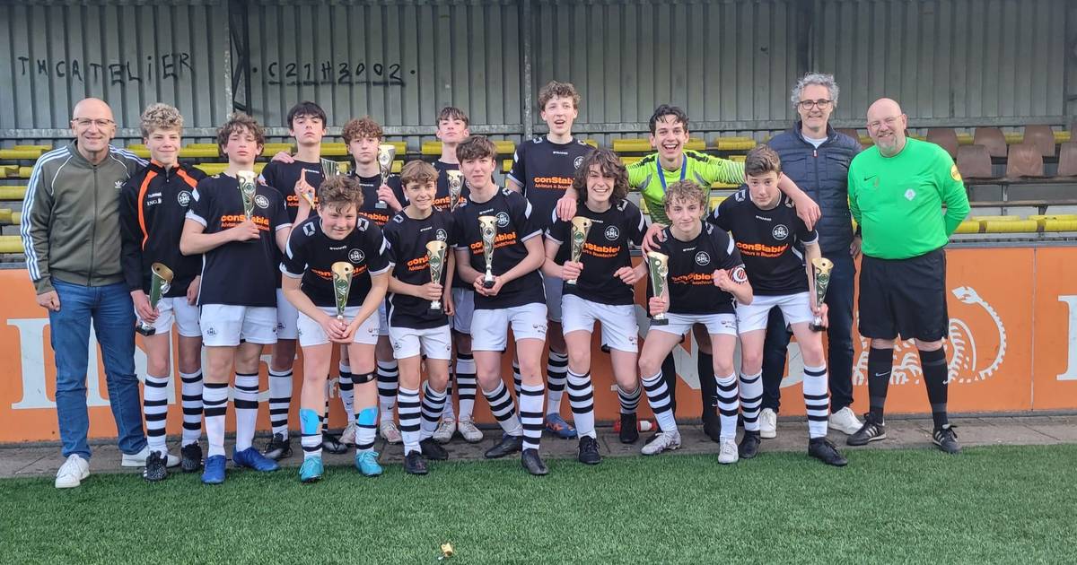 Kampioenschap voor voetballers van SML en Julianaschool in Arnhem doet ...