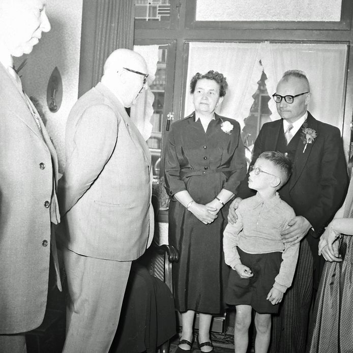 Het zilveren echtpaar Van Luyt vierde een feestje in 1953 | Eindhoven ...
