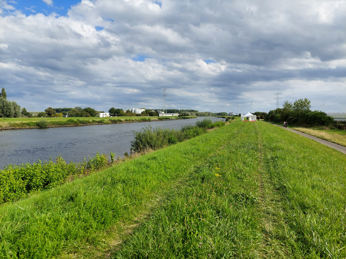 Overleden zwemmer in Made is 48-jarige man uit Oekraïne | Foto | bd.nl