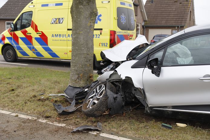 Weer ongeval op weg waar vorige week 74-jarige man om het leven kwam ...