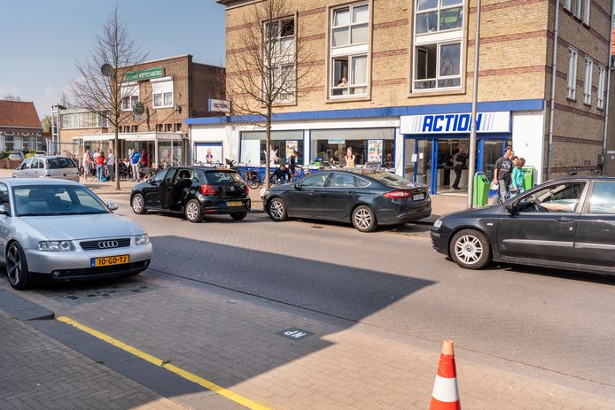 Action en gemeente: ‘Klagende omwonenden zijn zélf oorzaak rommel en parkeerproblemen’ | Oss | bd.nl