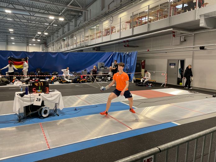 Jasper Hendriks (17) uit Apeldoorn wil nu meer na goud op NK schermen ...