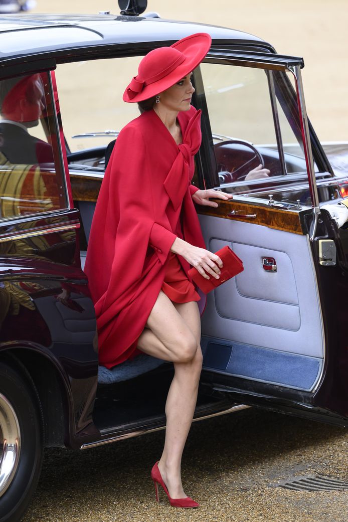 Le jeu de jambes de Kate Middleton retourne l’Angleterre: “Une star de ...