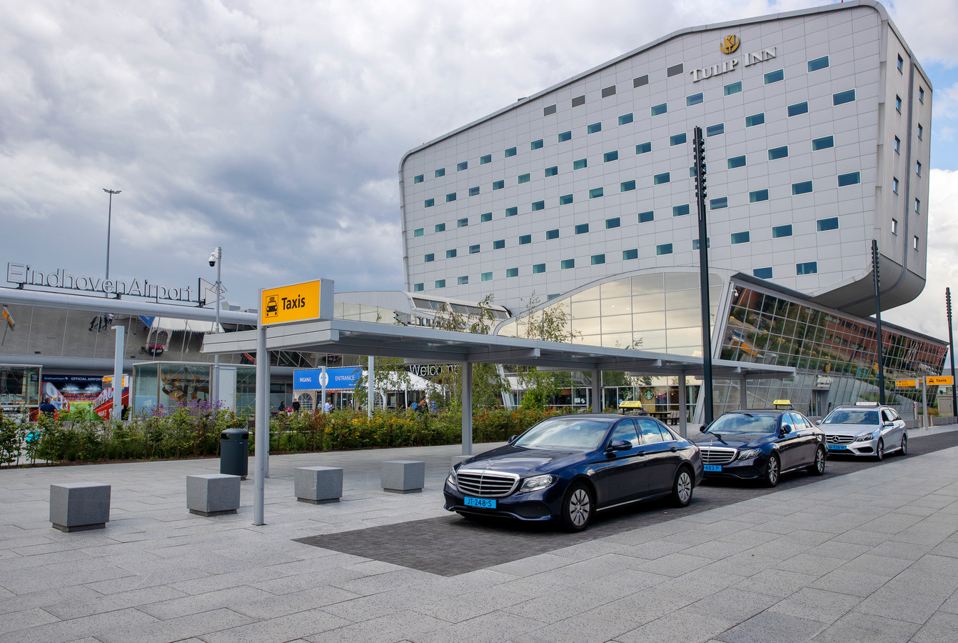 Van Gerwen Groep neemt Cibatax Eindhoven over | Foto | gelderlander.nl Van Gerwen Groep neemt Cibatax Eindhoven over | Foto | gelderlander.nl