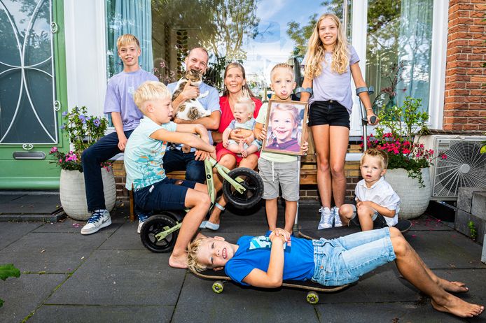 Nadat Miriam (6) overlijdt, belanden twee andere kinderen van Een huis ...