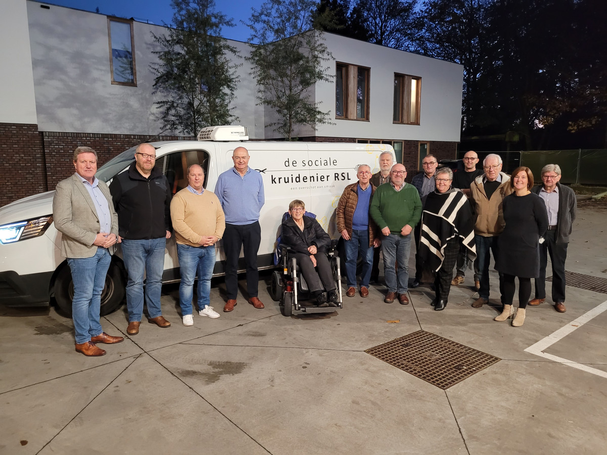 De Sociale Kruidenier bestaat twee jaar en neemt nieuwe koelwagen in ... De Sociale Kruidenier bestaat twee jaar en neemt nieuwe koelwagen in ...