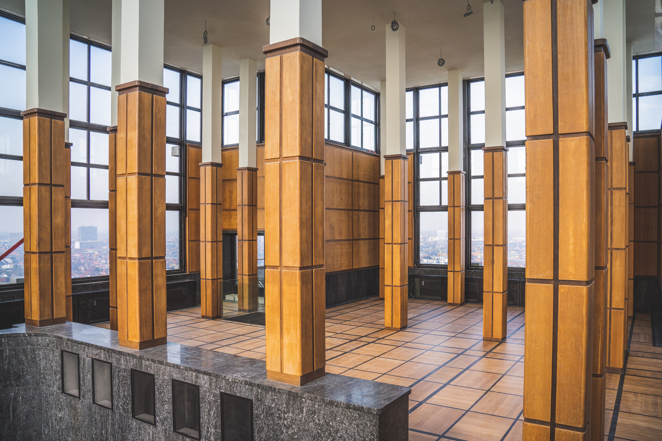 Boekentoren voortaan toegankelijk met een rolstoel: “Eerste drie fasen ...