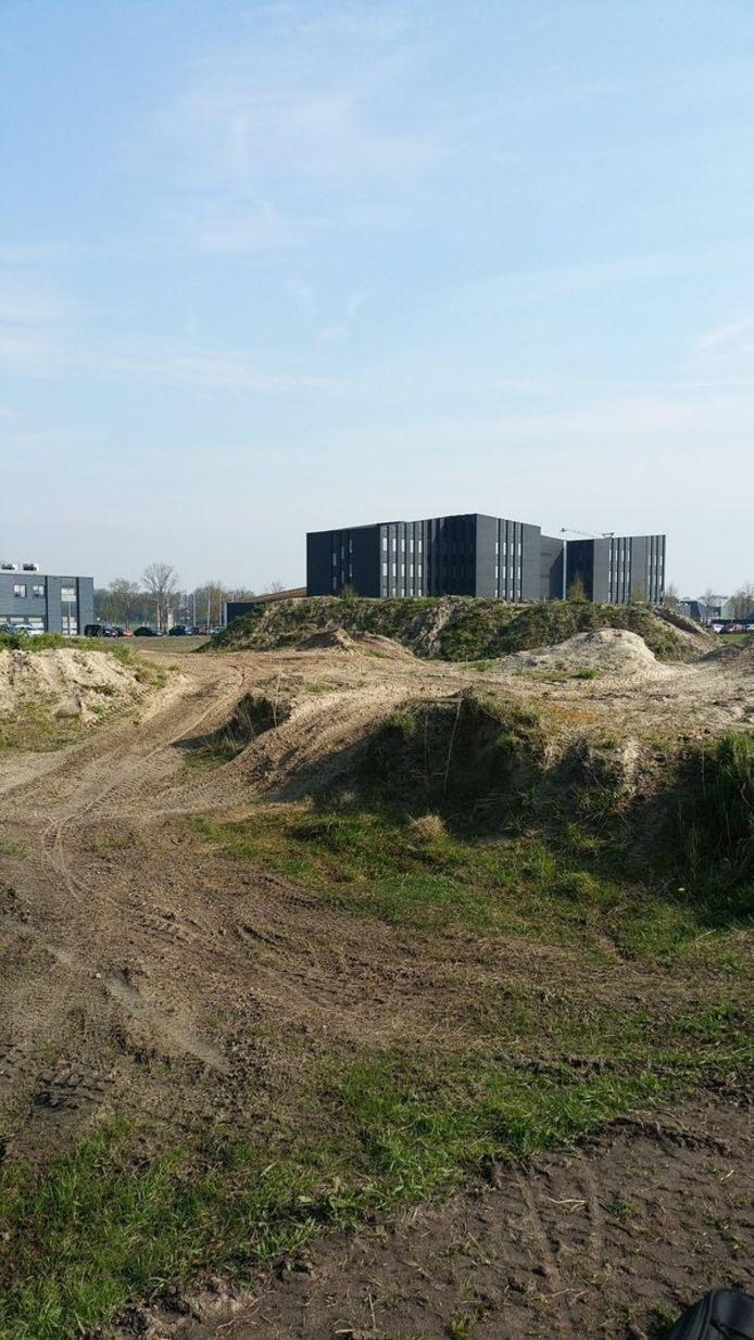 Crossen op terrein bij gemeentehuis Rucphen verboden, meldingen van ...