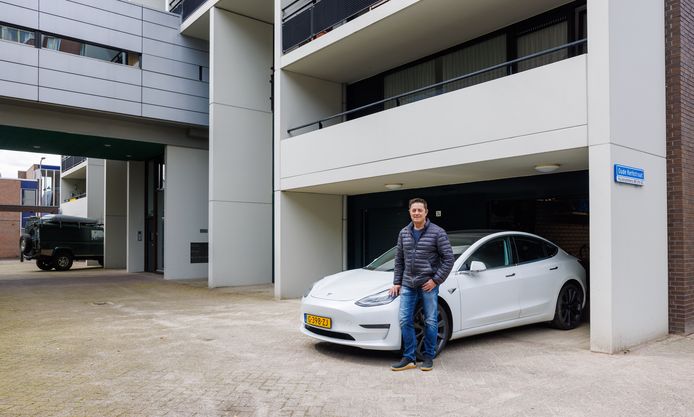 Na 25 jaar gedogen parkeerverbod bij eigen garage: ‘We moeten ...