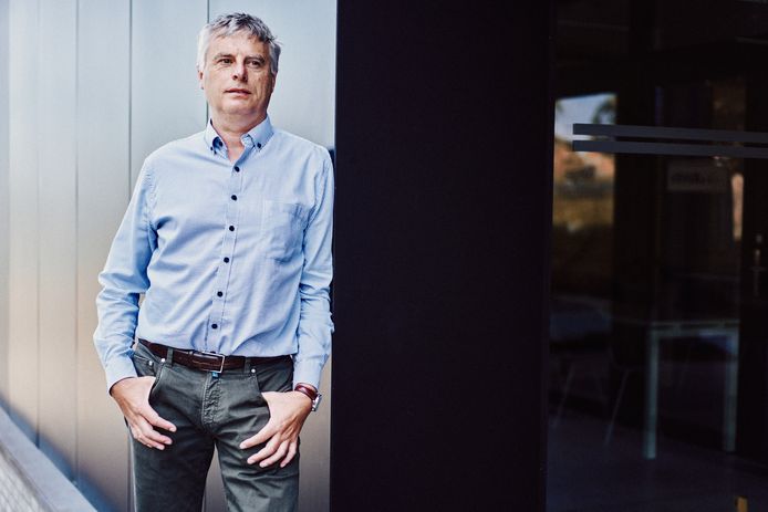 INTERVIEW. Viroloog Johan Neyts: “Veel beleidsmakers snappen het écht ...