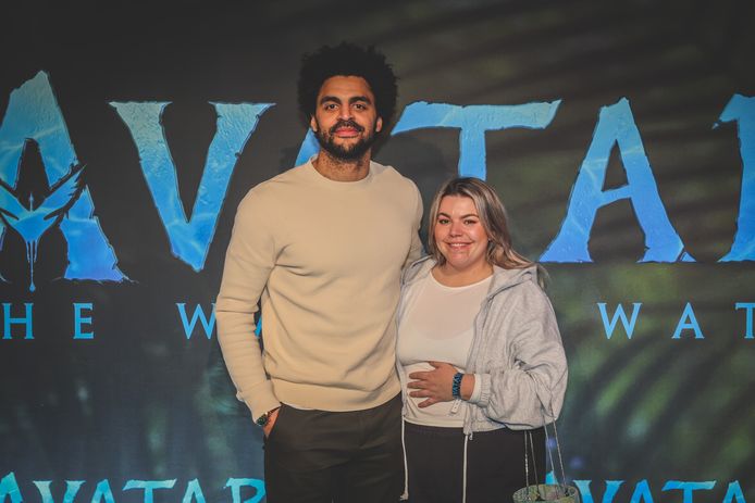 IN BEELD. William Boeva neemt z'n vriendin mee naar première van ...