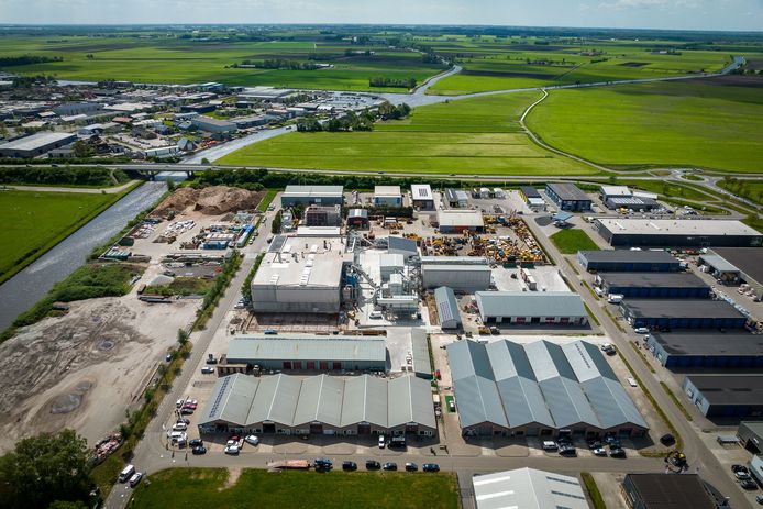 Ondernemers en omwonenden van biomassacentrale in Steenwijk verenigen zich tegen overlast: ‘Niet ...