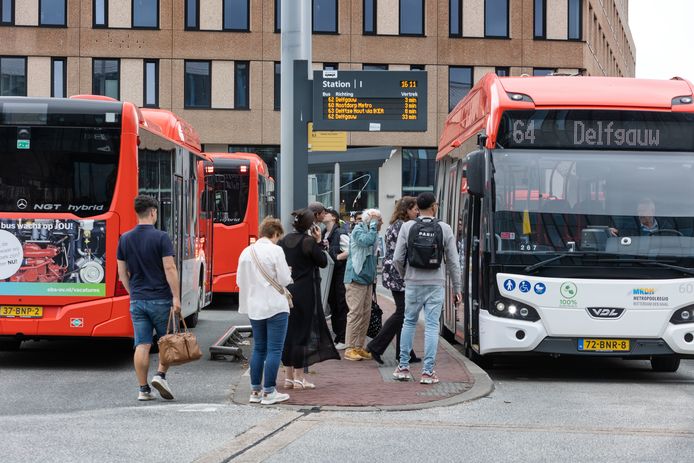 Westland Verstandig klaar met bussen die niet rijden: ‘Gemeente moet ...