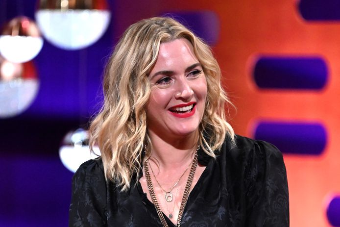 Kate Winslet onderbreekt gesprek om jonge interviewer te helpen: ‘Je ...