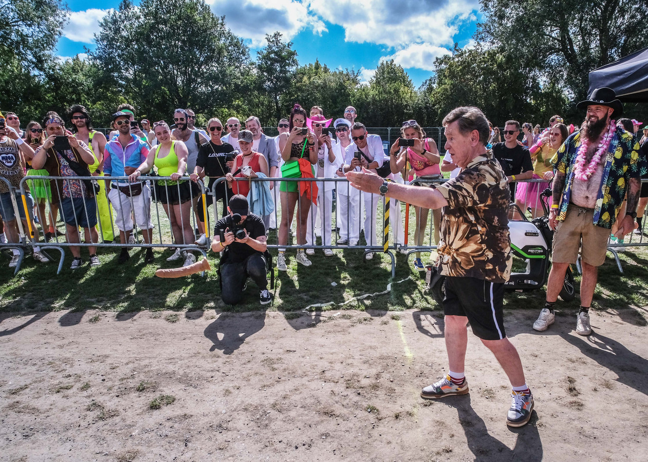 IN BEELD. Zo gek en bloot was Kamping Kitsch Club | Foto | hln.be