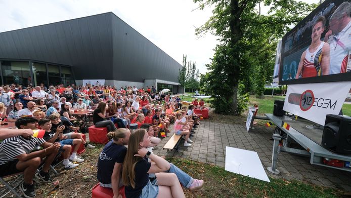 KIJK. Fans zien gymnast Glen Cuyle (22) naast Olympische roem grijpen ...