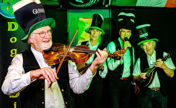 Muzikant Jan reisde wel vijftig keer naar Ierland: ‘Het harde leven ...