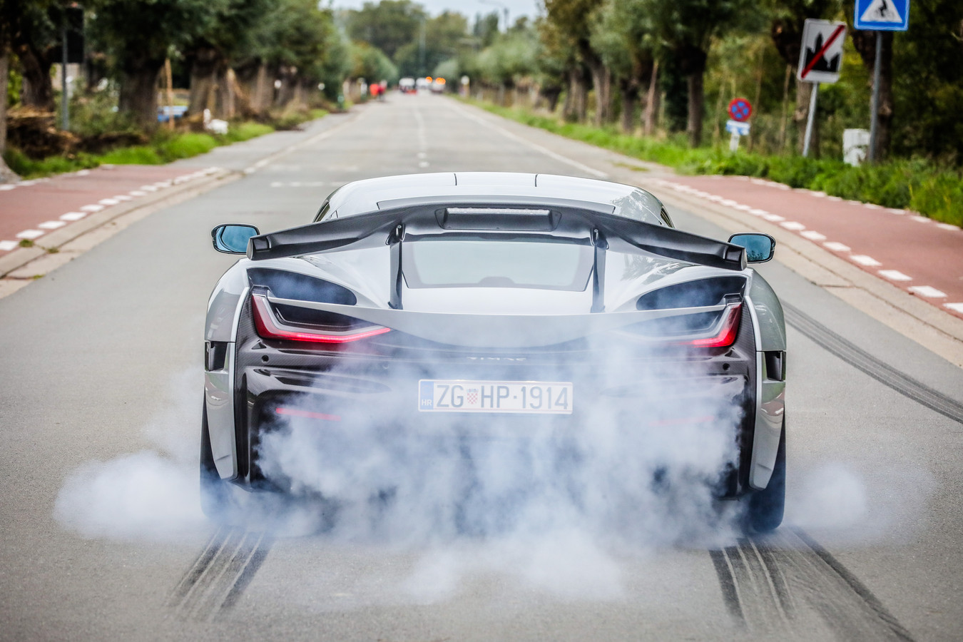 REPORTAGE. Onze journalist kroop achter het stuur van de snelste wagen ...
