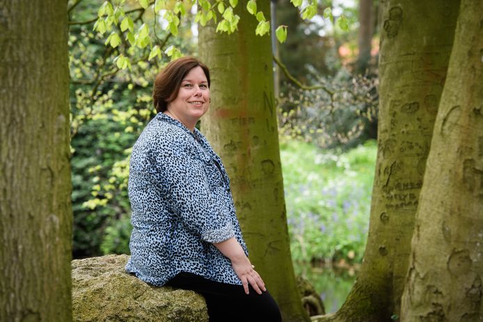 Linda (50) waarschuwt voor maagverkleining: ‘Het is een wonder dat ik nog leef’ | Oosterhout ...